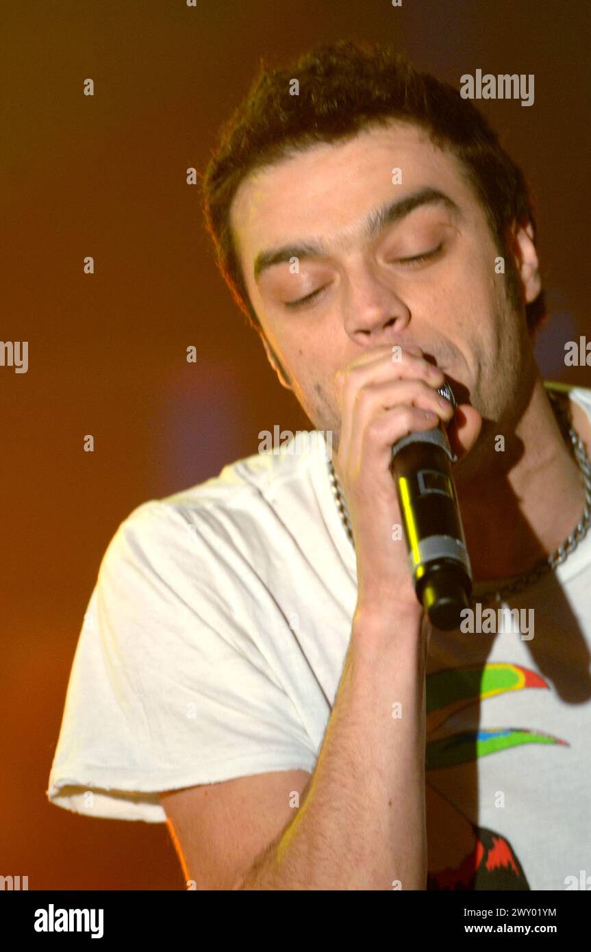 Line 77 photos hi-res stock photography and images - Alamy