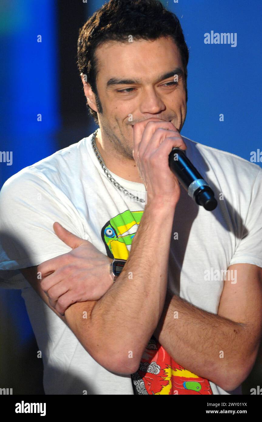 Linea 77 foto hi-res stock photography and images - Alamy