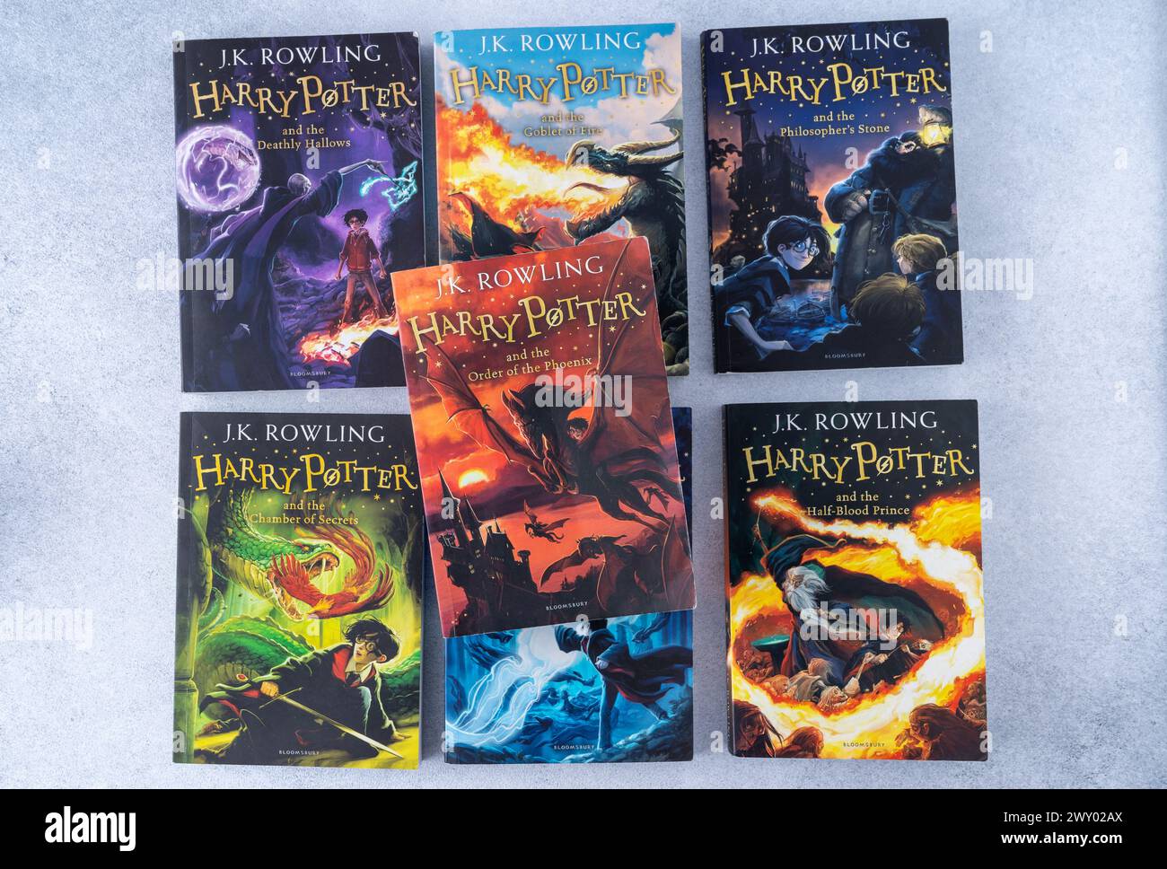 Harry potter books stack hi-res stock photography and images - Alamy