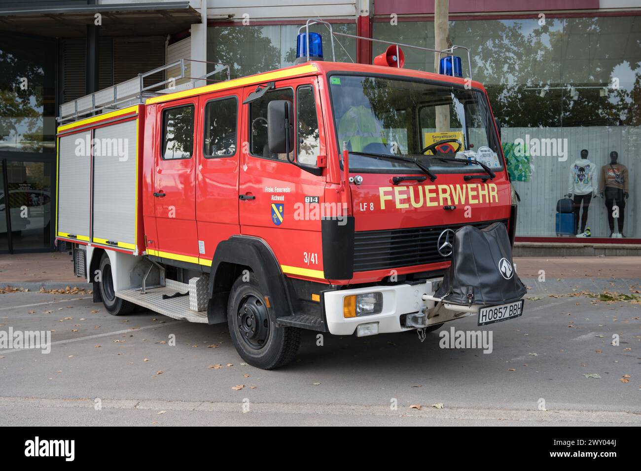 Front view of the Mercedes Benz 814 LF8 fire truck used by the ...