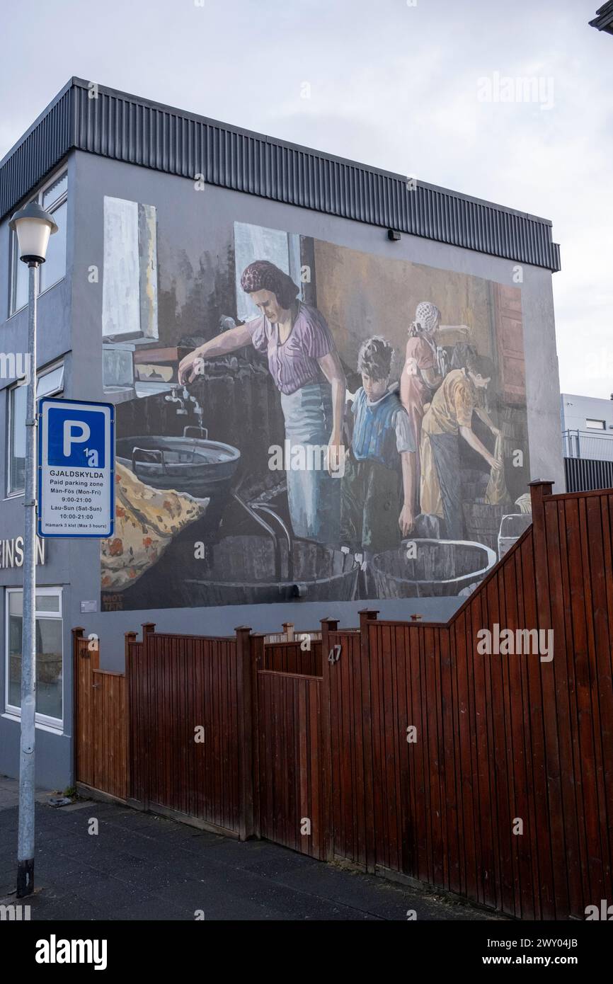 Reykjavik murals hi-res stock photography and images - Alamy