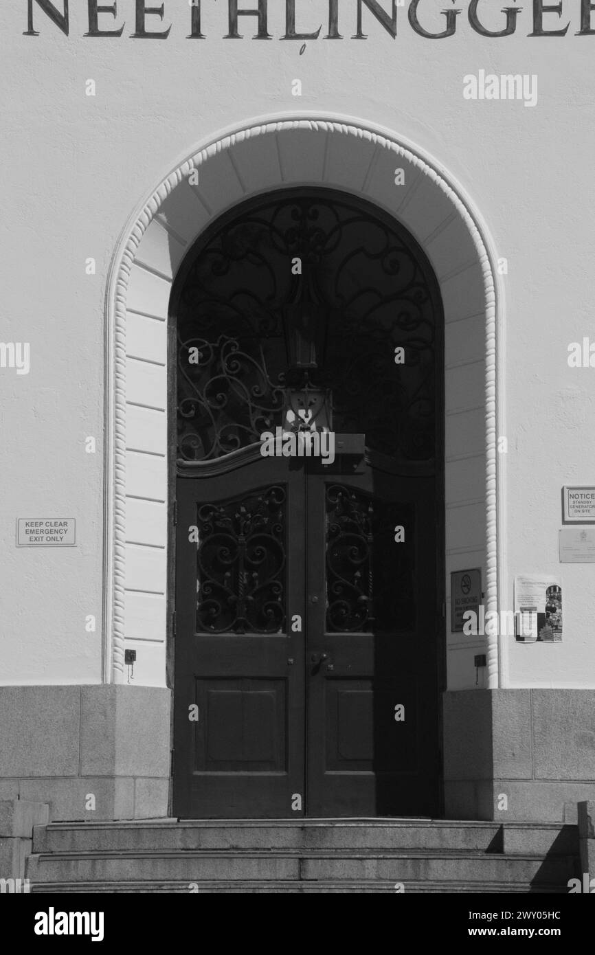 Balanced architecture hi-res stock photography and images - Alamy