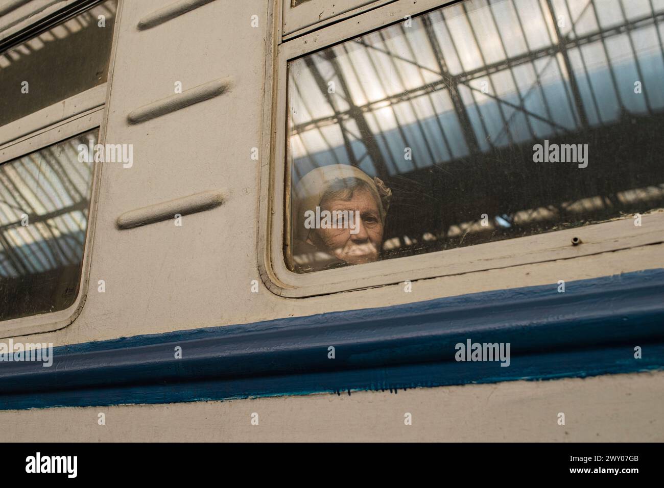 Ukrainian people fleeing war hi-res stock photography and images - Alamy