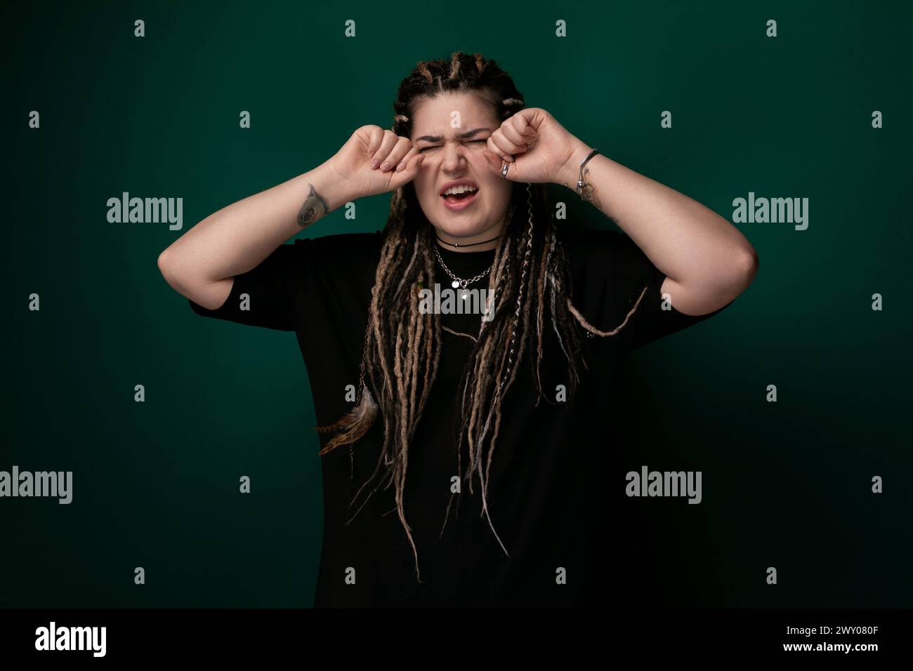 Dreadlocks covering face hi-res stock photography and images - Alamy
