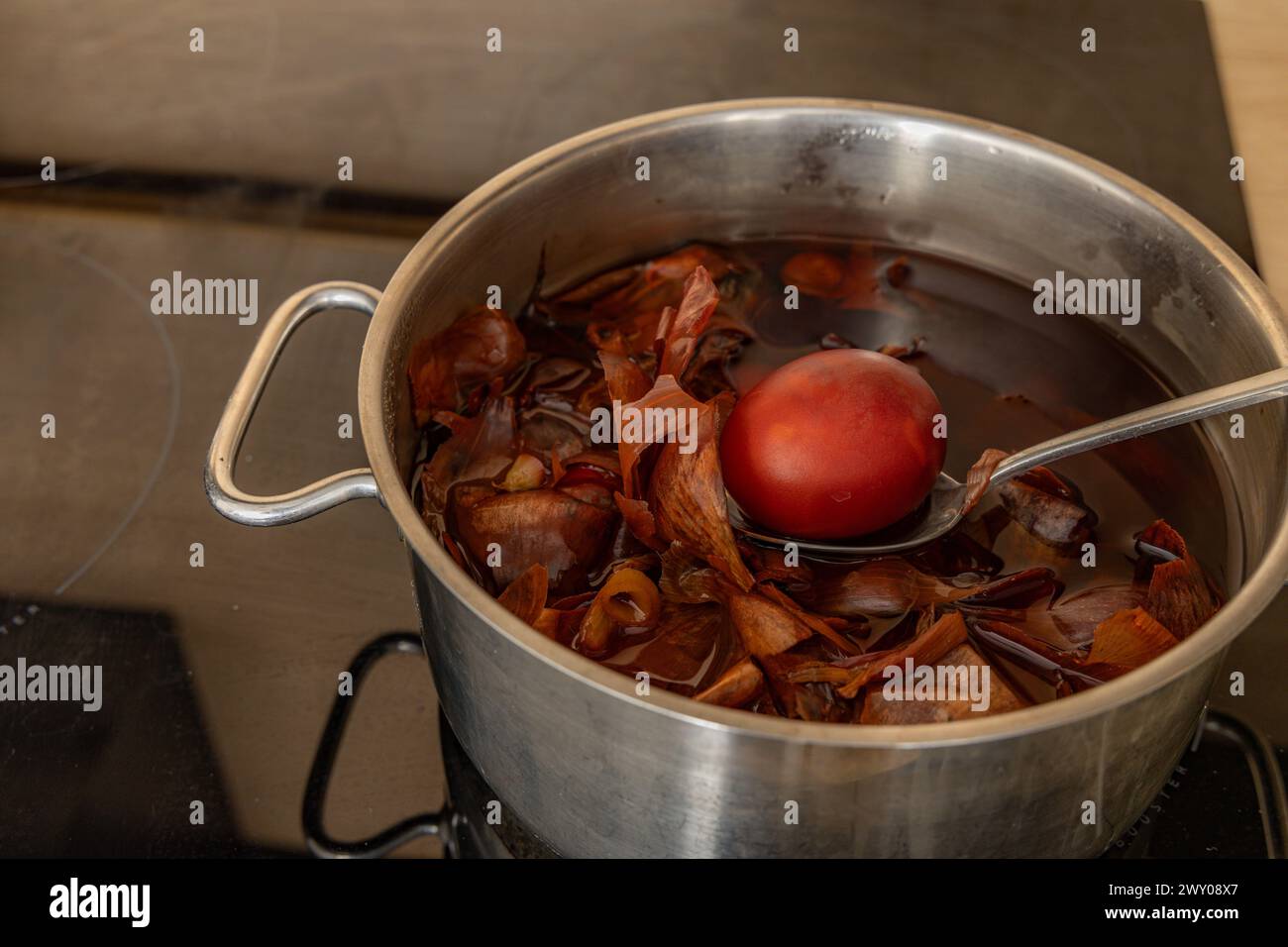 Cooking eggs for Święconka in onion skins, Easter decorations Stock ...