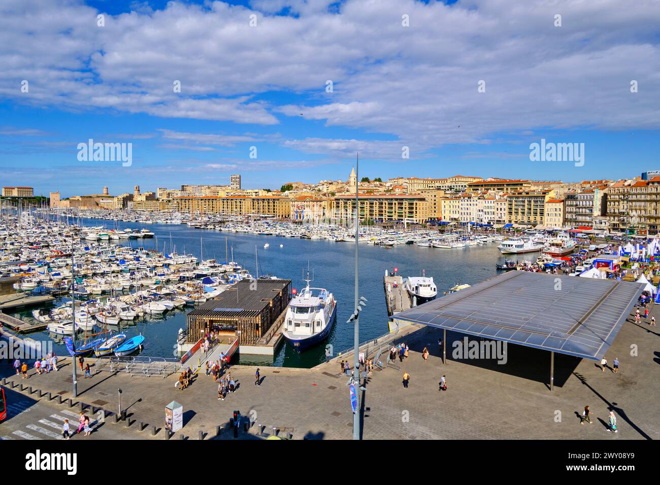 Norman foster marseille hi-res stock photography and images - Alamy