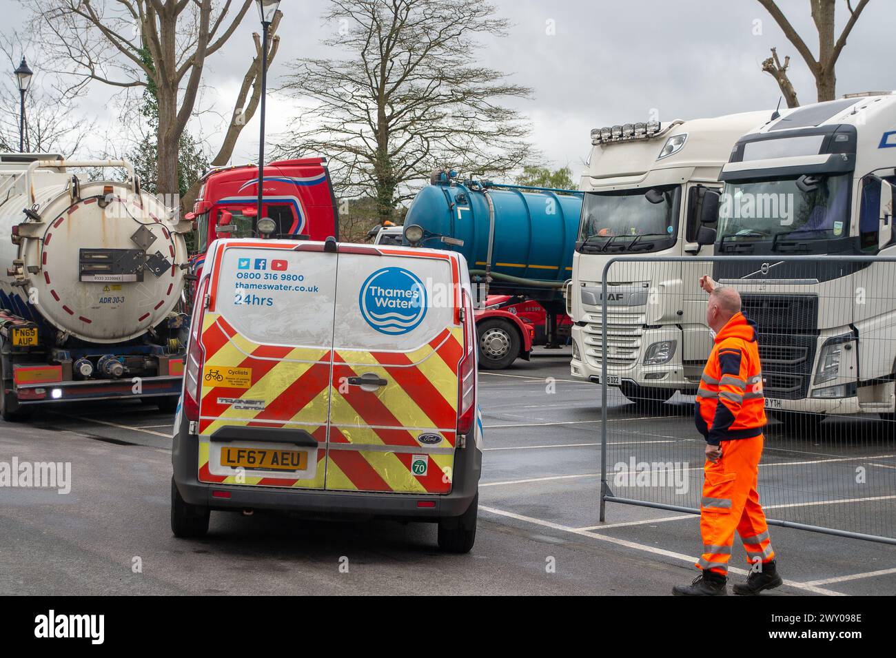 Chertsey sewage treatment works hi-res stock photography and images - Alamy