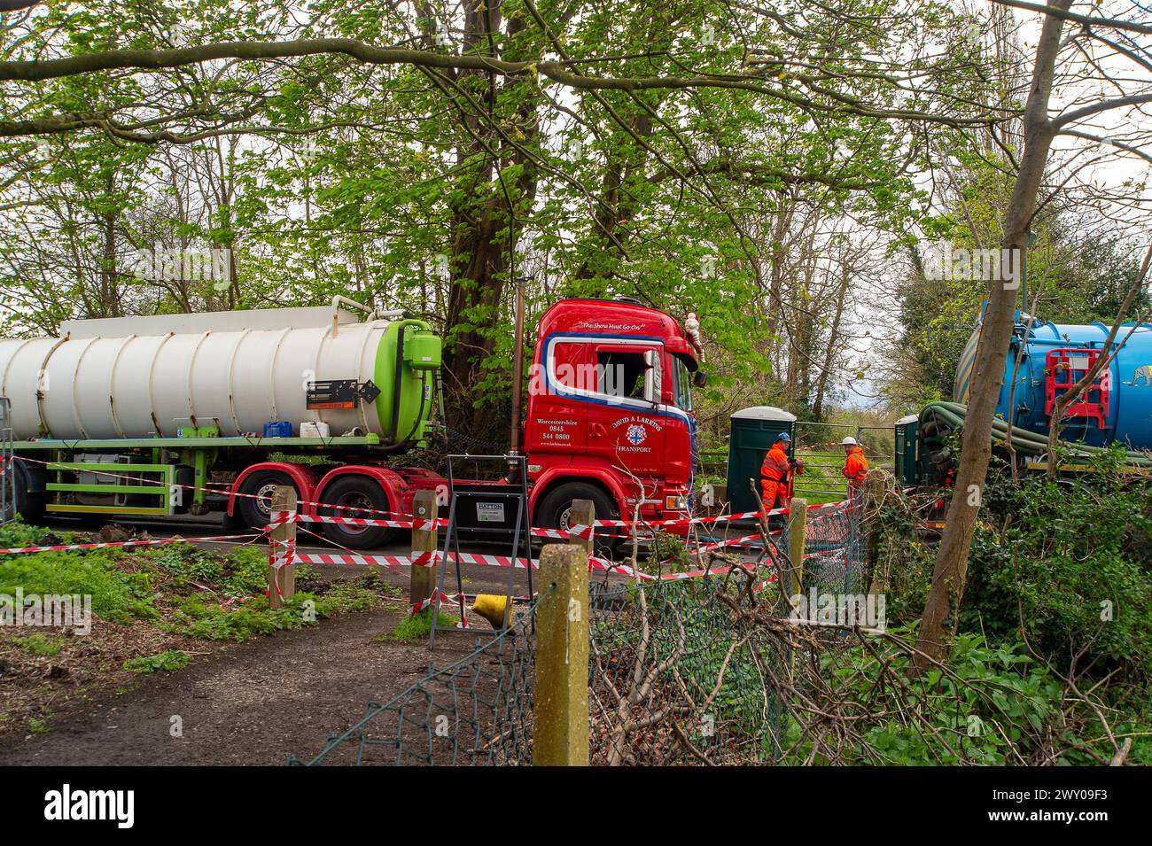 Weybridge, UK. 3rd April, 2024. Thames Water are repairing a burst ...