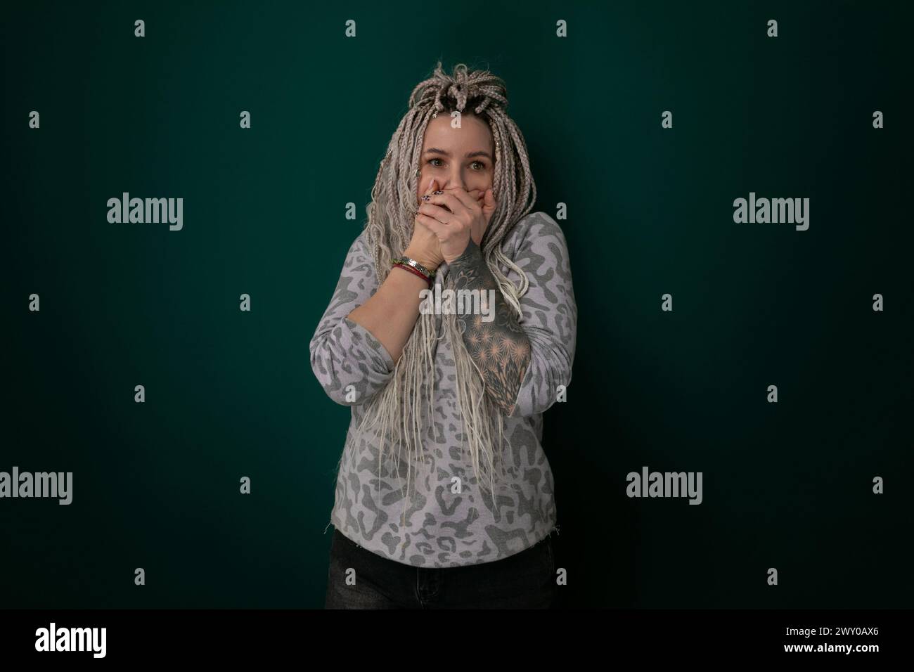 Dreadlocks covering face hi-res stock photography and images - Alamy