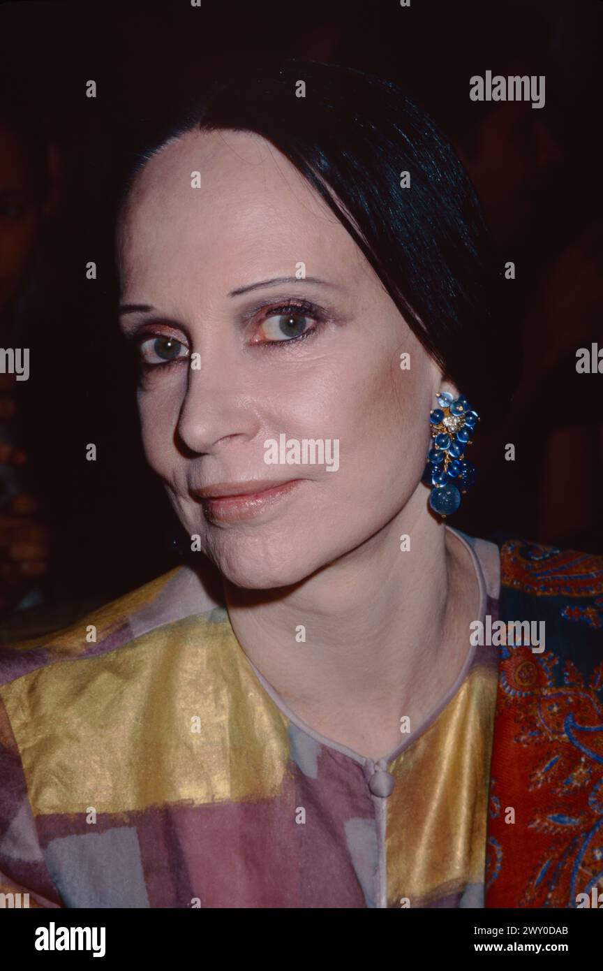 Mary McFadden attends the 4th Annual Gen Art/Nokia Styles 2002 Design ...