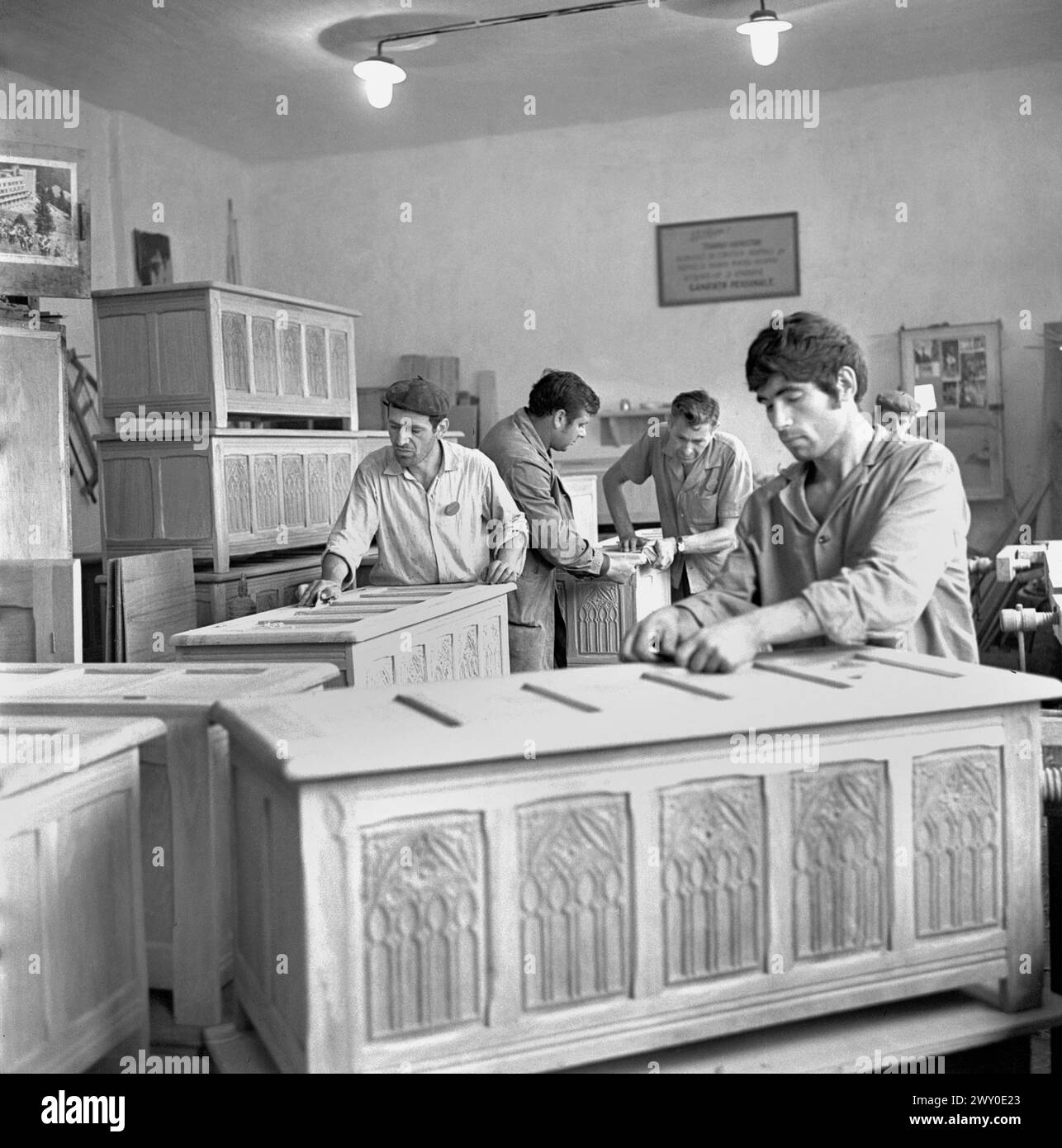 1970s factory workers hi-res stock photography and images - Alamy