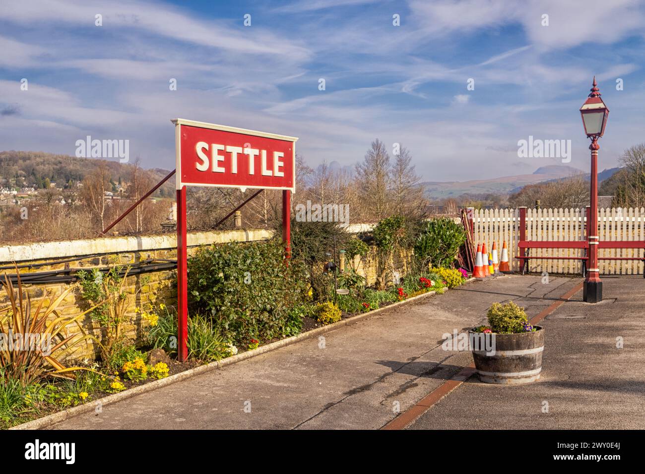 Ingleton railway station hi-res stock photography and images - Alamy