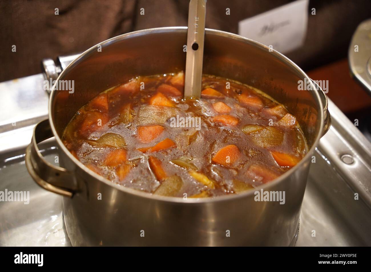 Curry pot large hi-res stock photography and images - Alamy