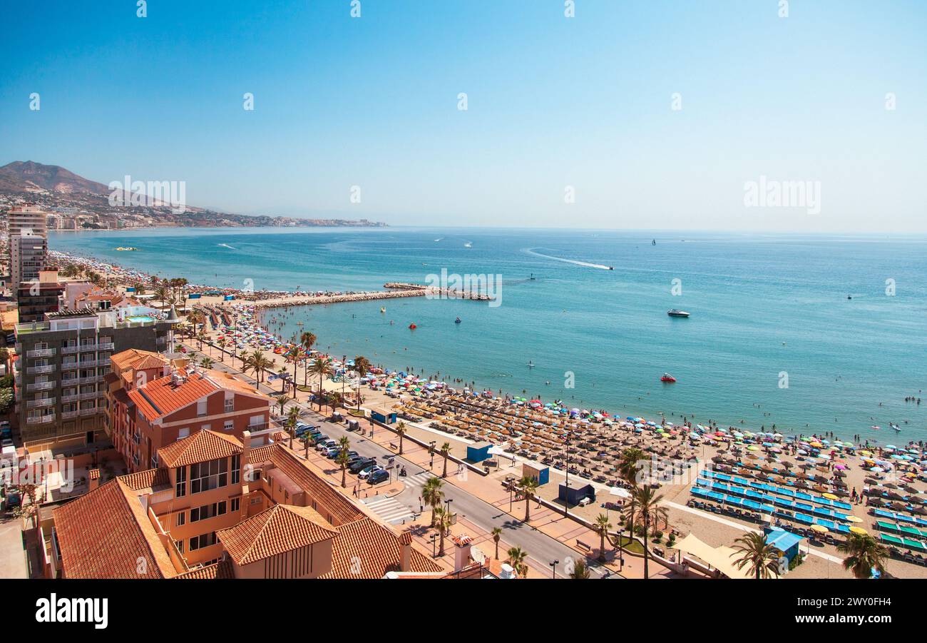 Fuengirola beachfront and promenade in summer Stock Photo - Alamy