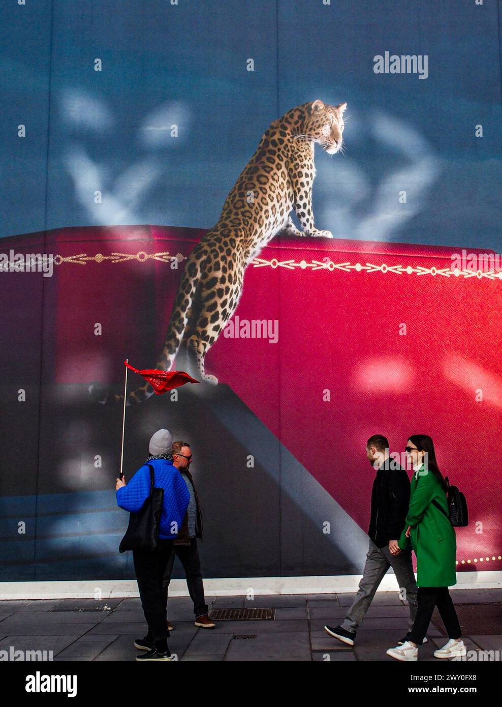 Cartier advert hi-res stock photography and images - Alamy