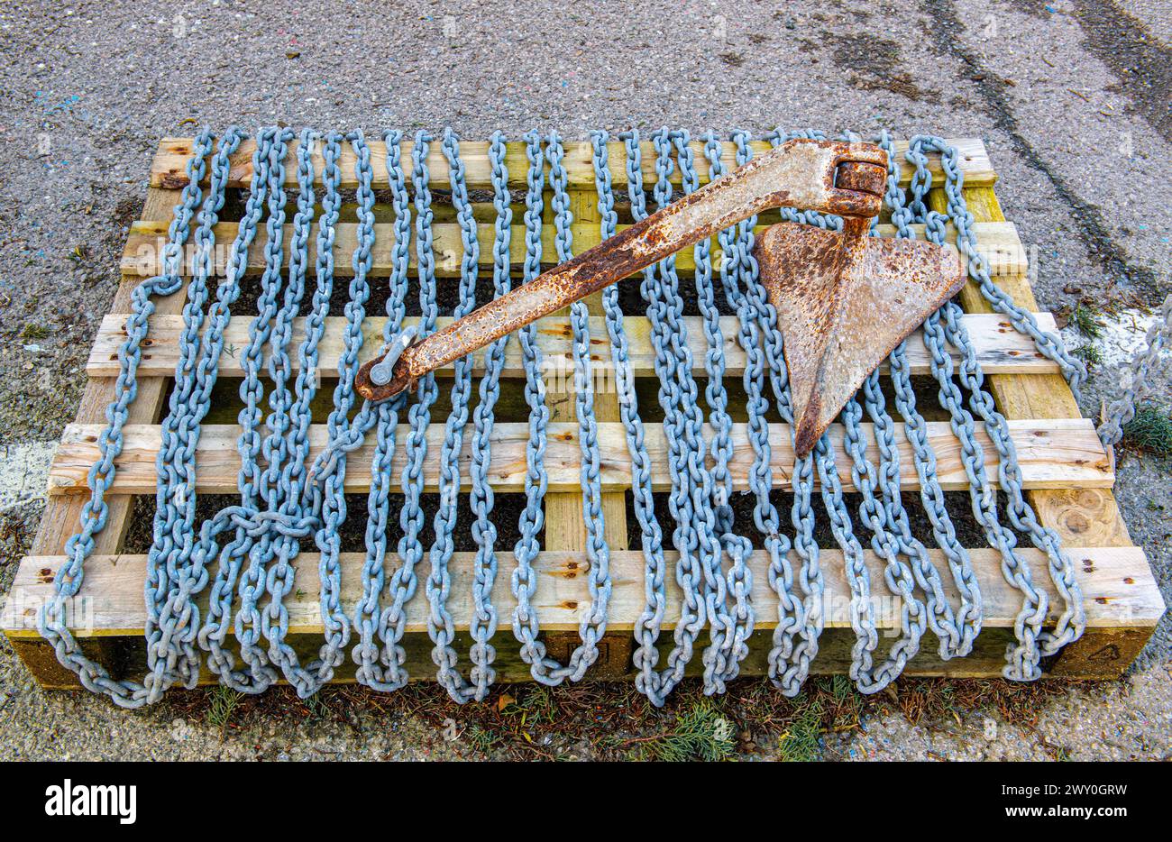 Flaked chain hi-res stock photography and images - Alamy