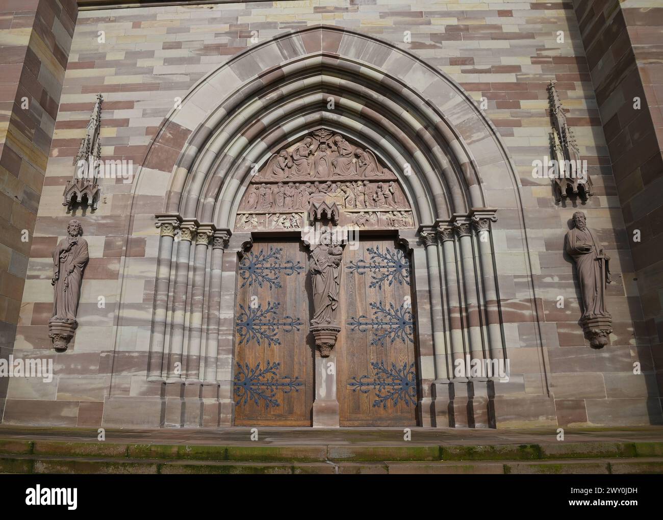 Antique lancet portal architectural detail of the Gothic style Église ...