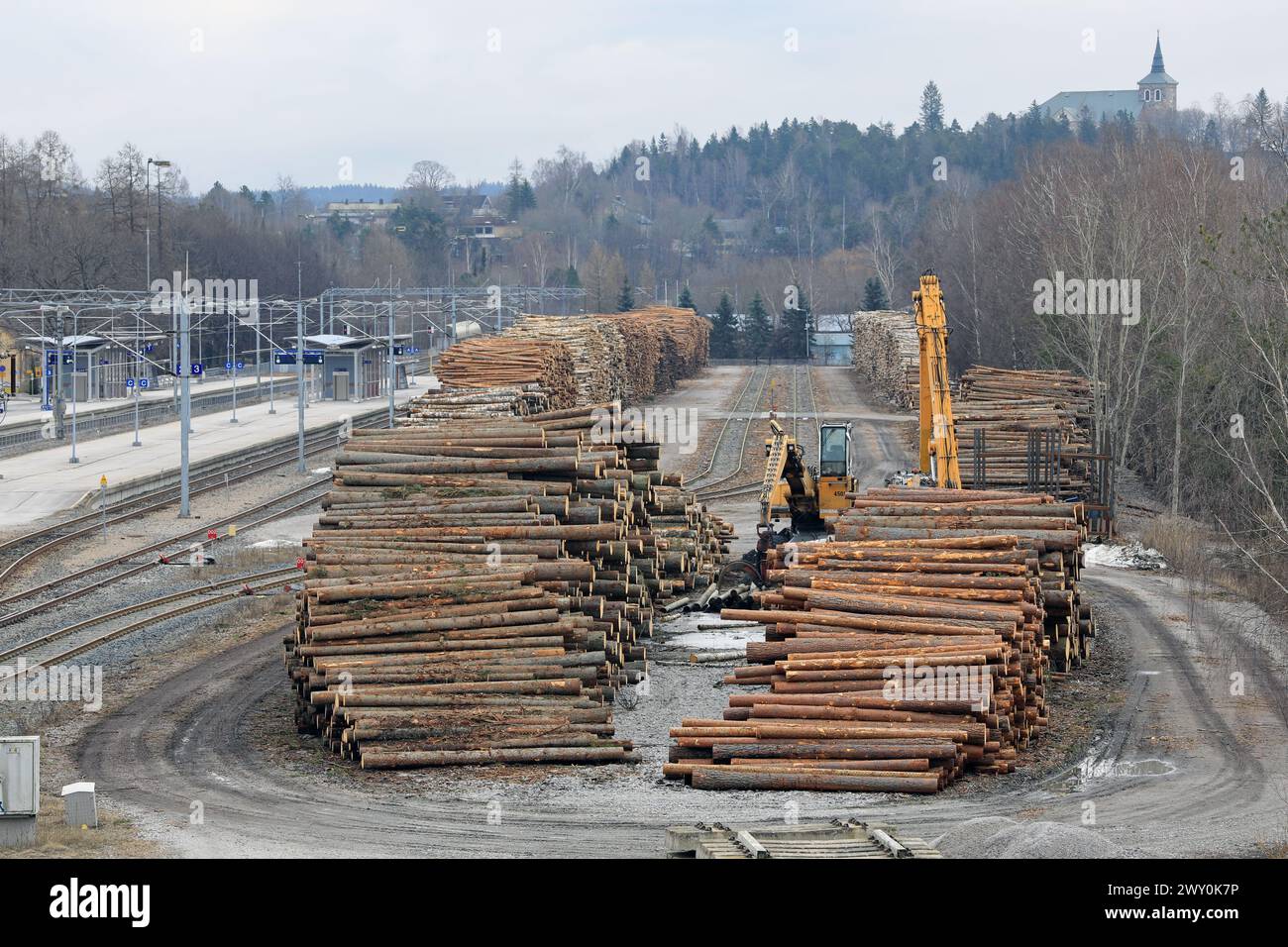 Logs train hi-res stock photography and images - Alamy