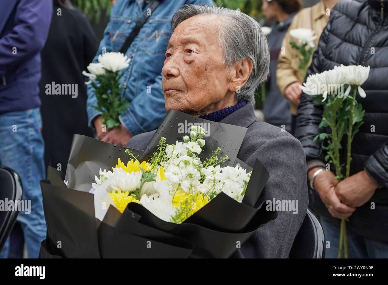 (240403) -- NANJING, April 3, 2024 (Xinhua) -- Xia Shuqin, a survivor ...