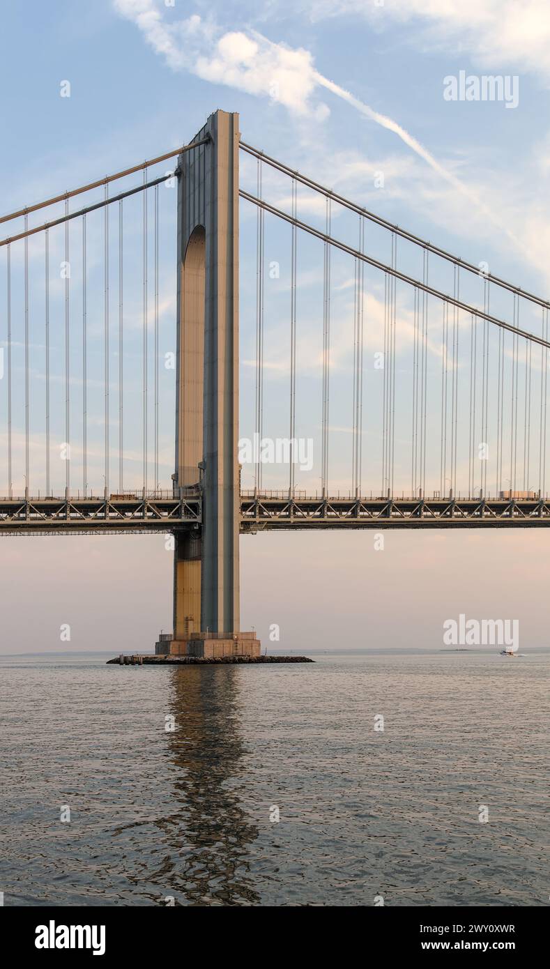 Verrazzano Narrows Bridge at sunset (suspension bridge between brooklyn ...