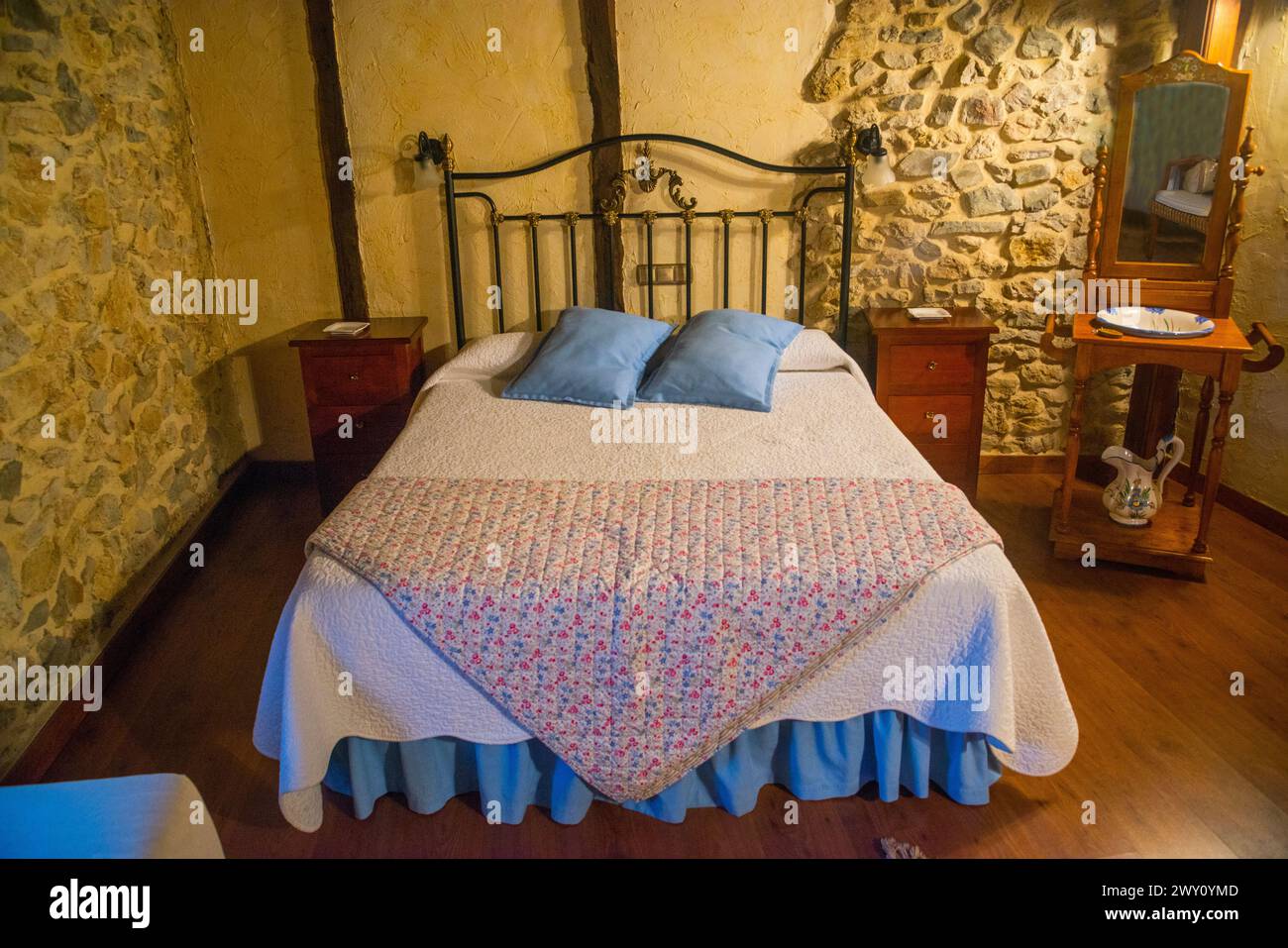 Doble matrimonio hi-res stock photography and images - Alamy