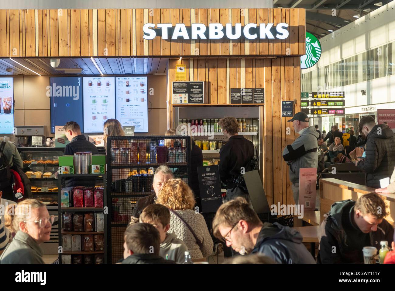 Starbucks kaffee spanien hi-res stock photography and images - Alamy