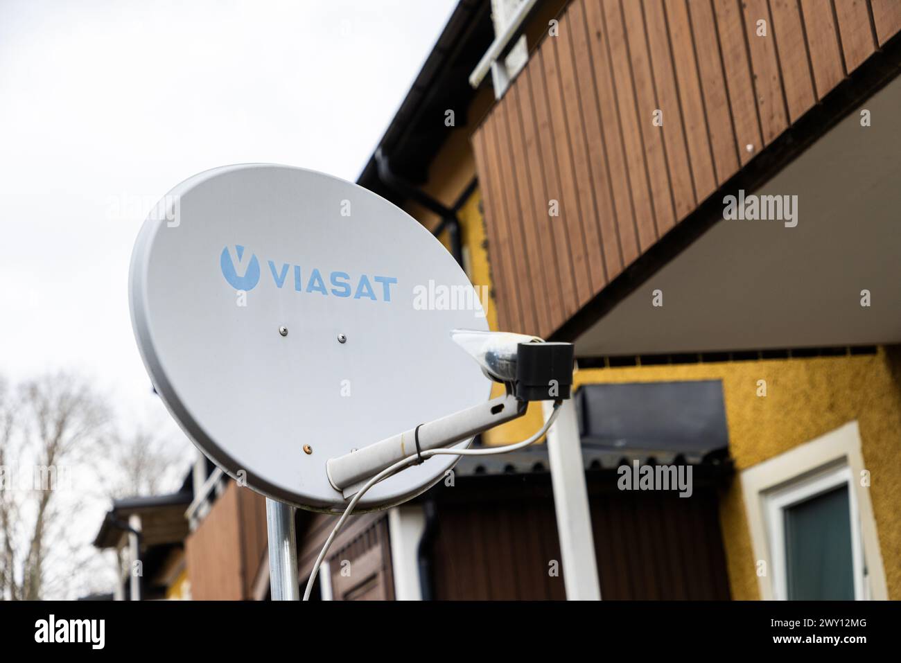 A satellite dish from Viasat Stock Photo - Alamy