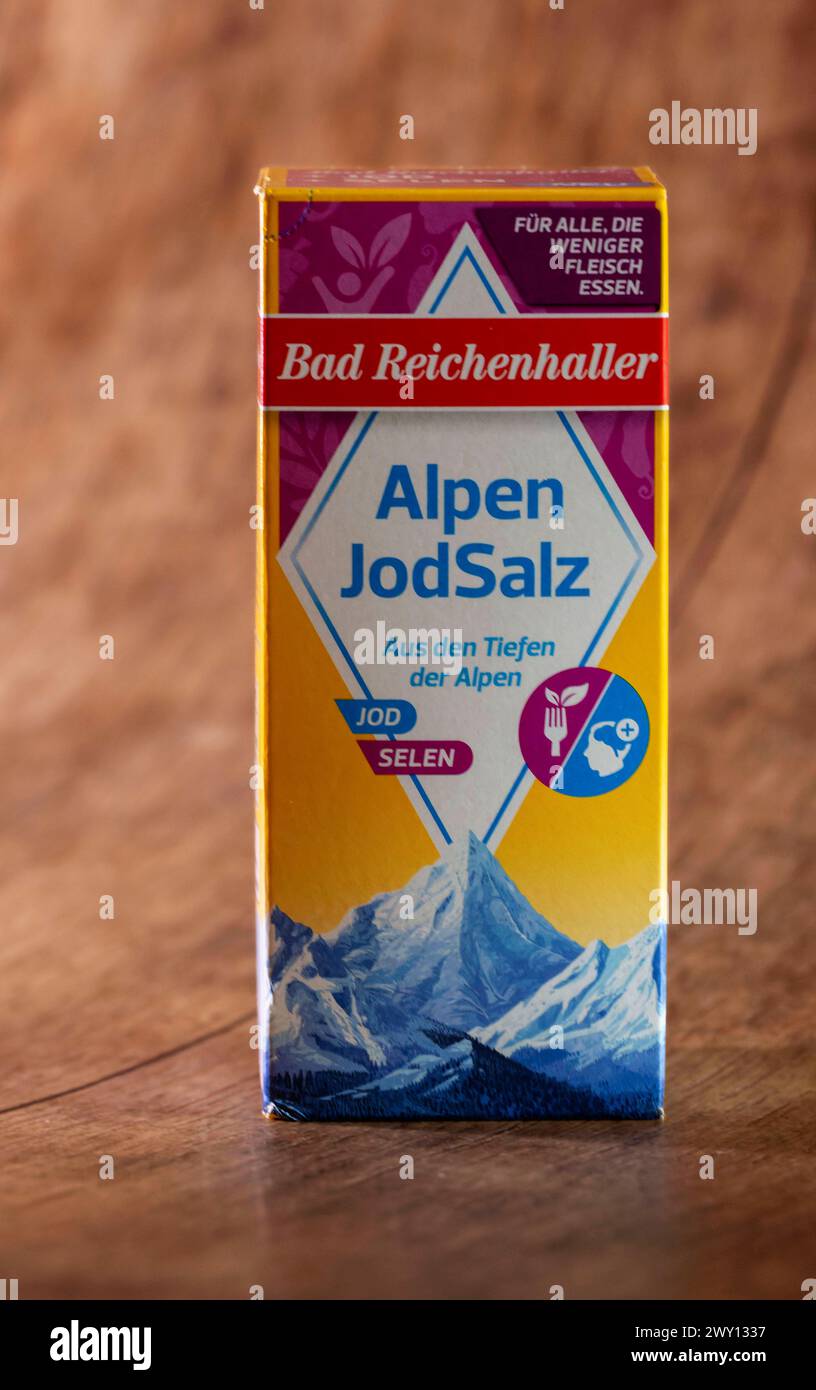 03.04.2024, Bad Reichenhaller Jodsalz, in der Karton-Verpackung, mit ...