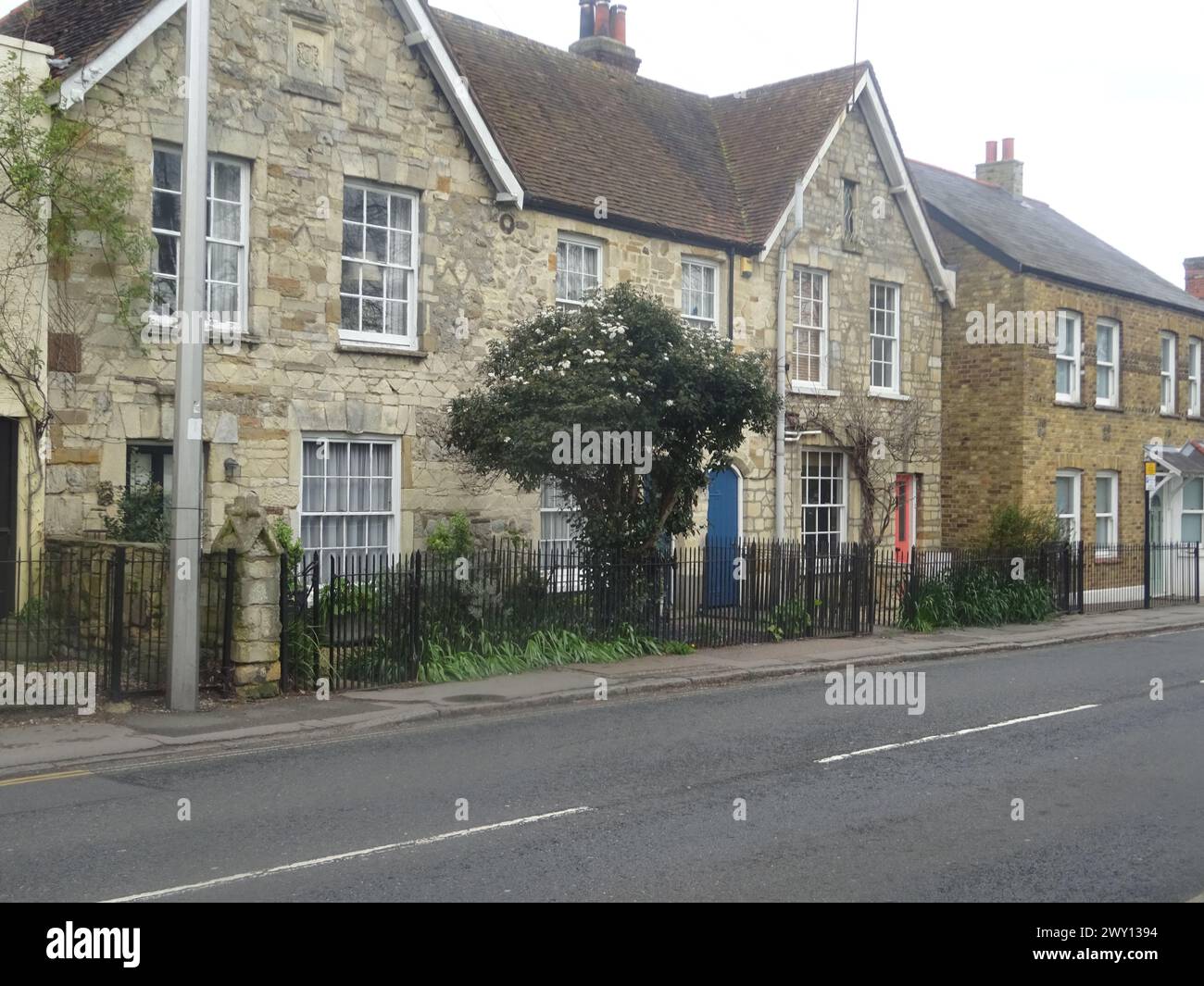 Tranquil English village street with traditional houses in Writtle ...