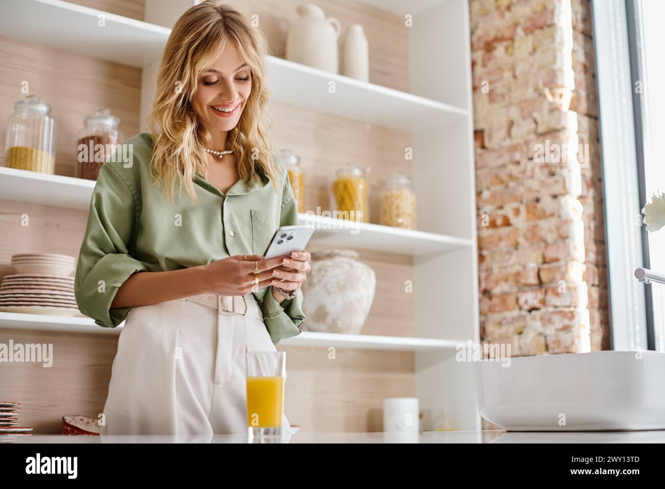 Browsing cell hi-res stock photography and images - Alamy