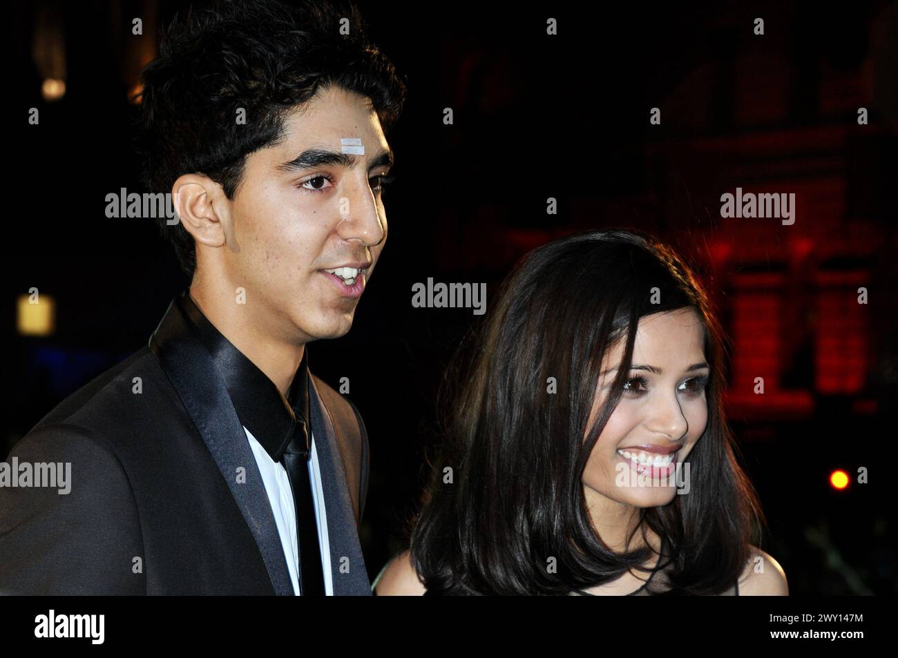 Dev Patel E Freida Pinto Freida Pinto Meets The Man Of Her Dreams, To