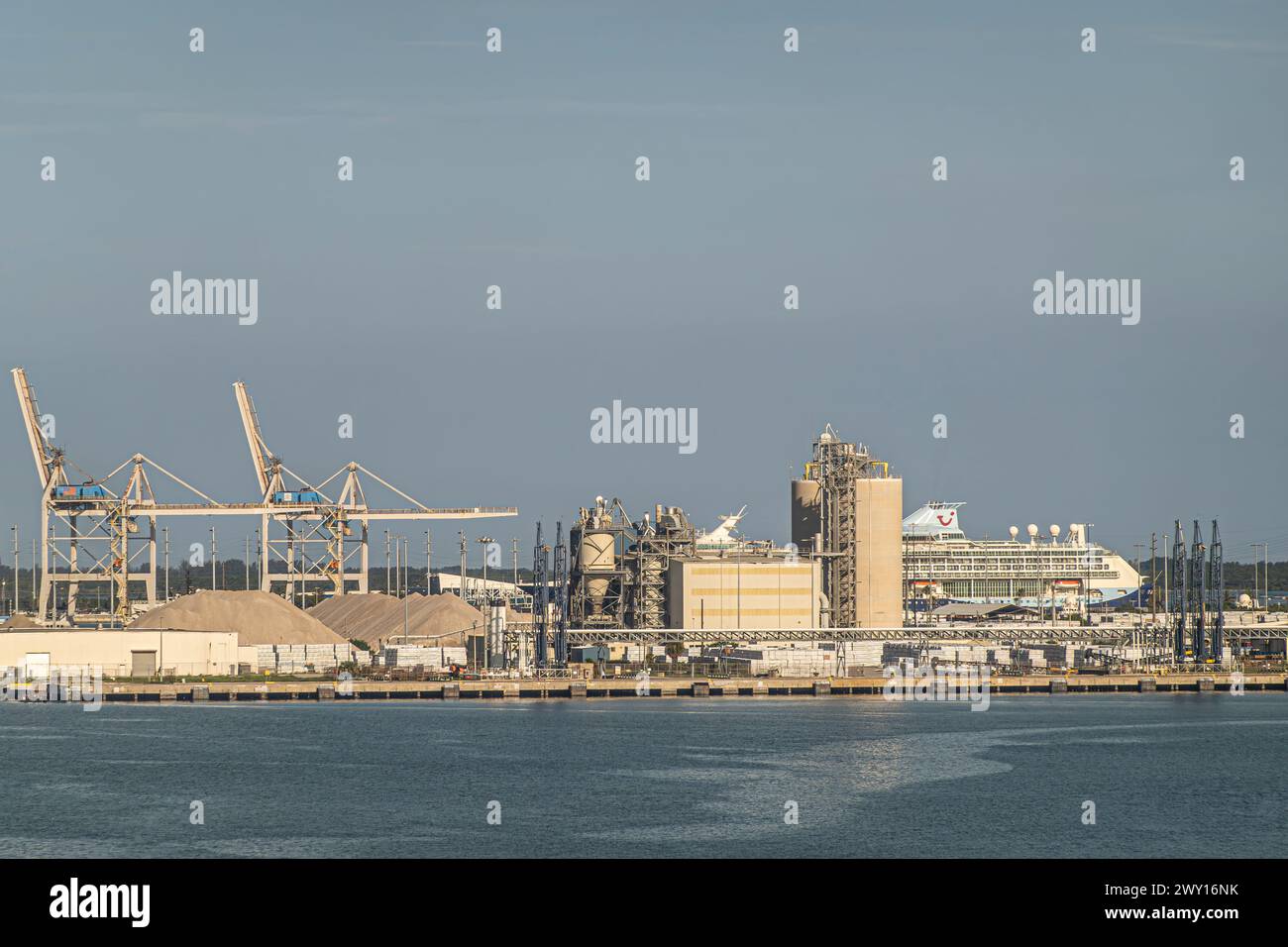 Port Canaveral, Florida, USA - July 30, 2023: Heidelberg Materials ...