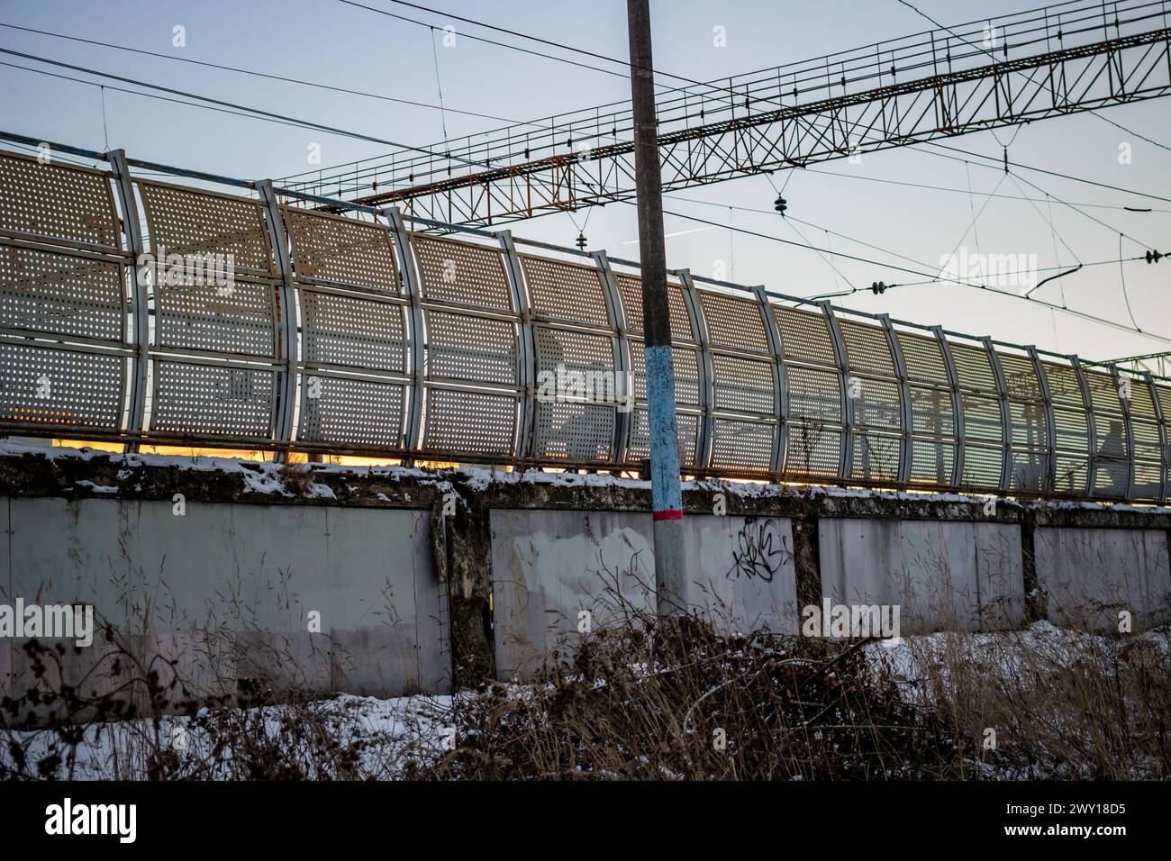 Old railway platform hi-res stock photography and images - Alamy
