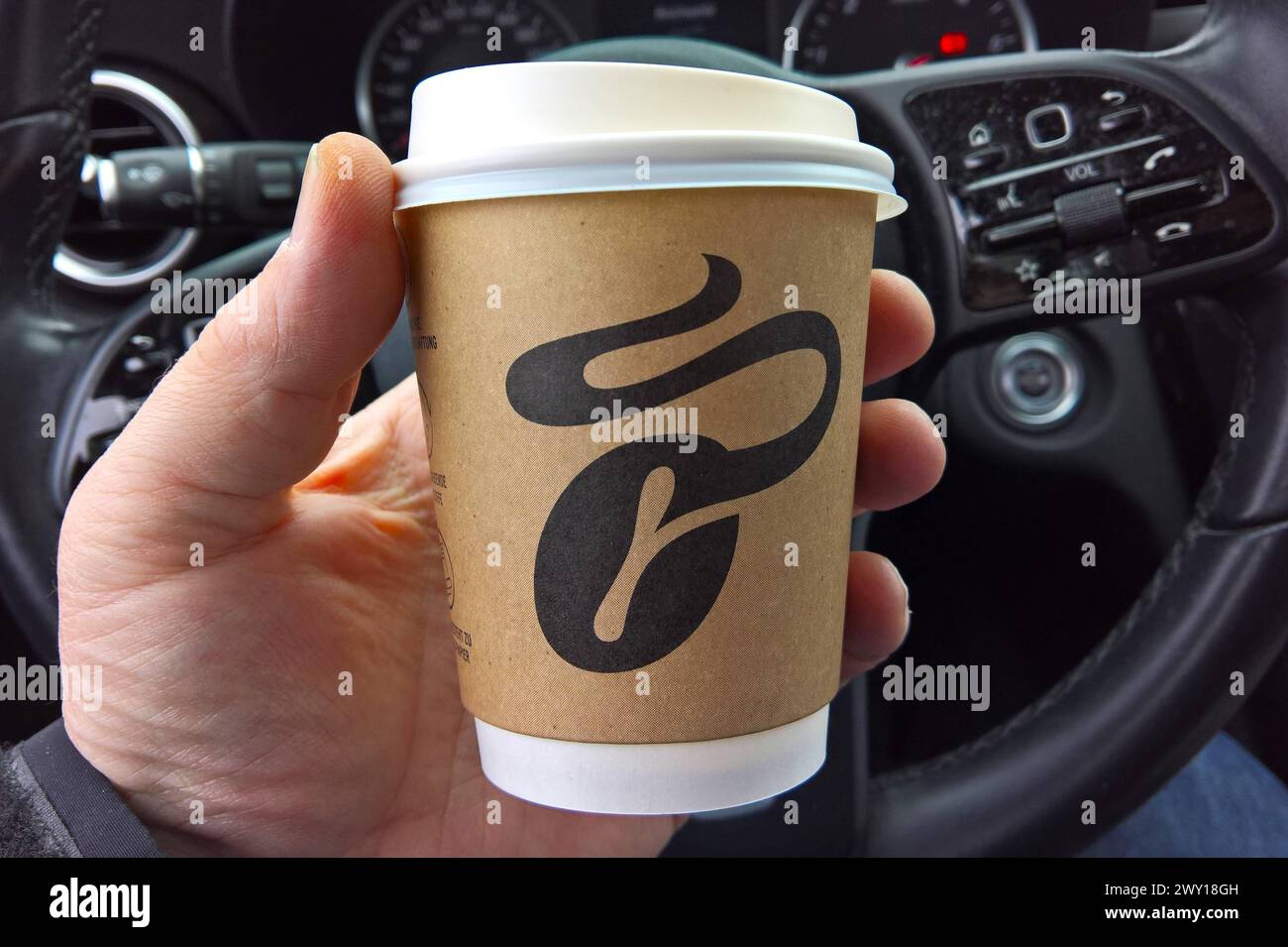 Tchibo Kaffee bzw Cappuccino im to go Becher *** Tchibo coffee or ...