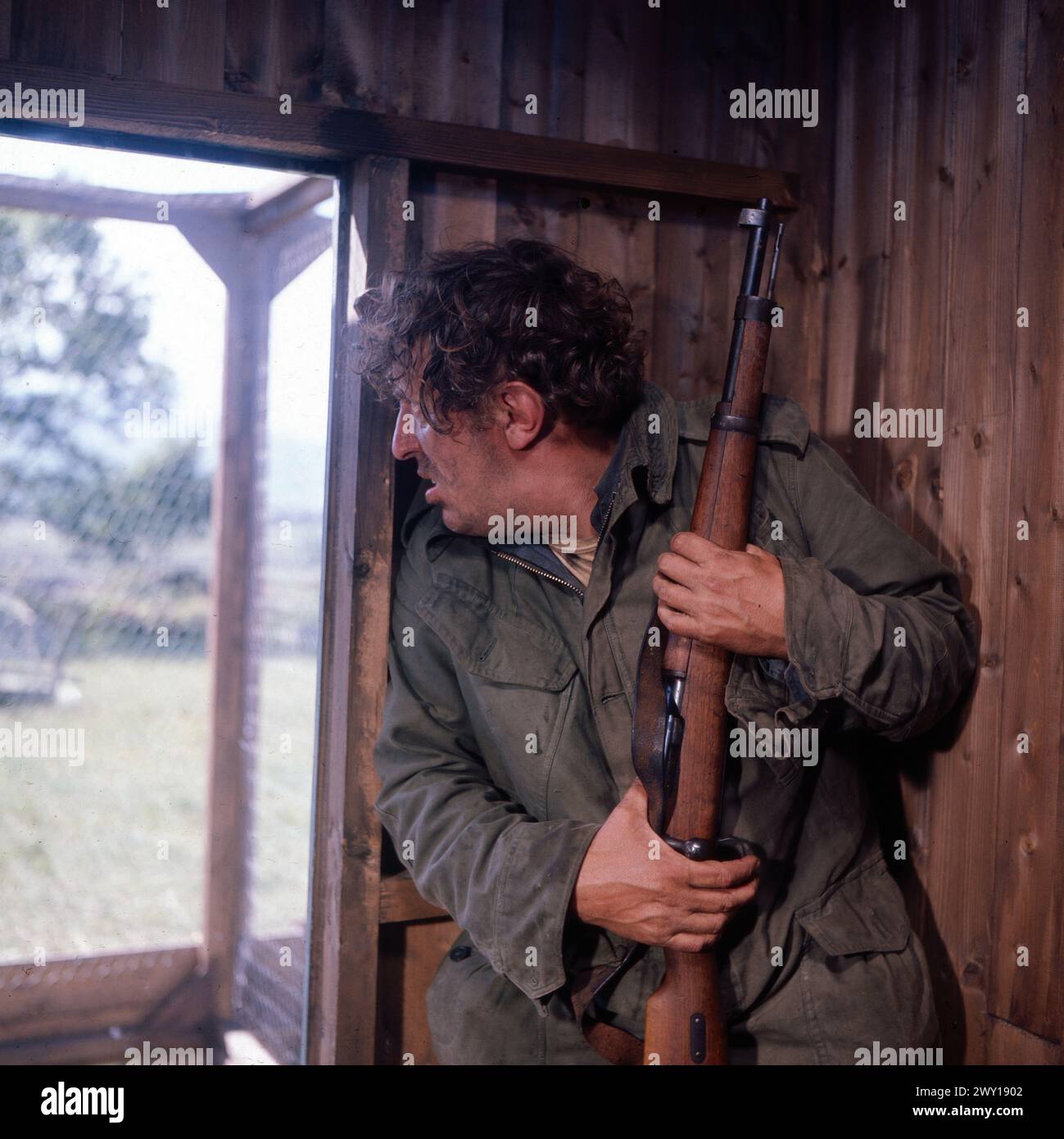 Ketten, Fernsehfilm nach dem Roman "Chain of Darkness" von Kenneth Cook ...