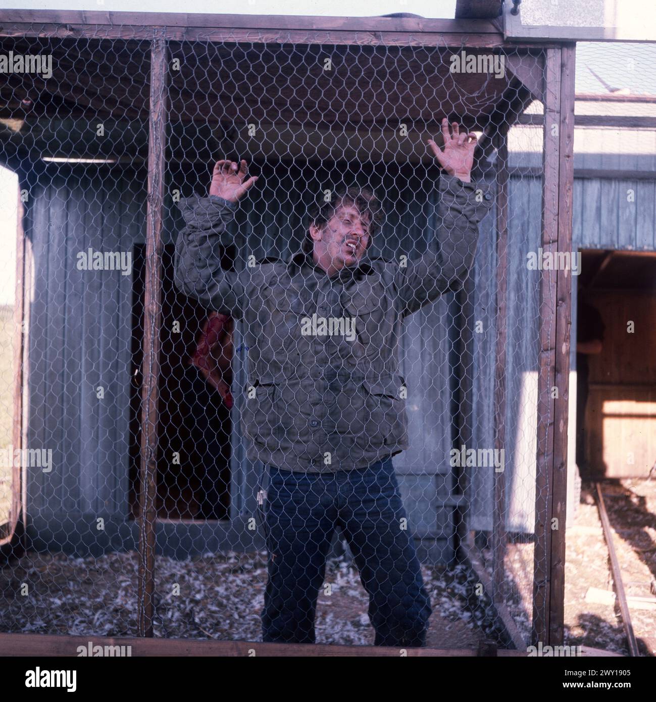 Ketten, Fernsehfilm nach dem Roman "Chain of Darkness" von Kenneth Cook ...