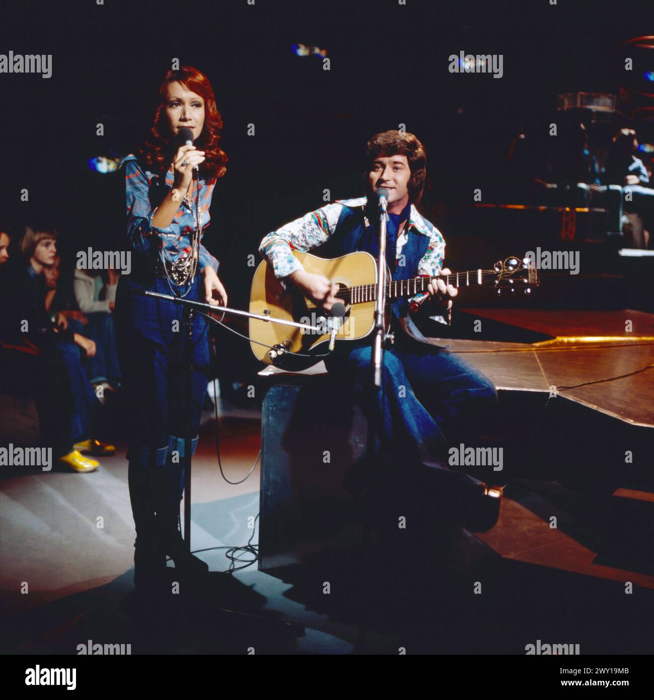 Schlager duett hi-res stock photography and images - Alamy