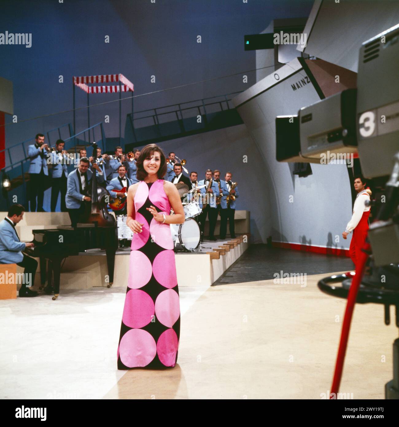 Schlagershow im ZDF, 1968, Dorthe, aka Dorthe Kollo, dänische Sängerin ...