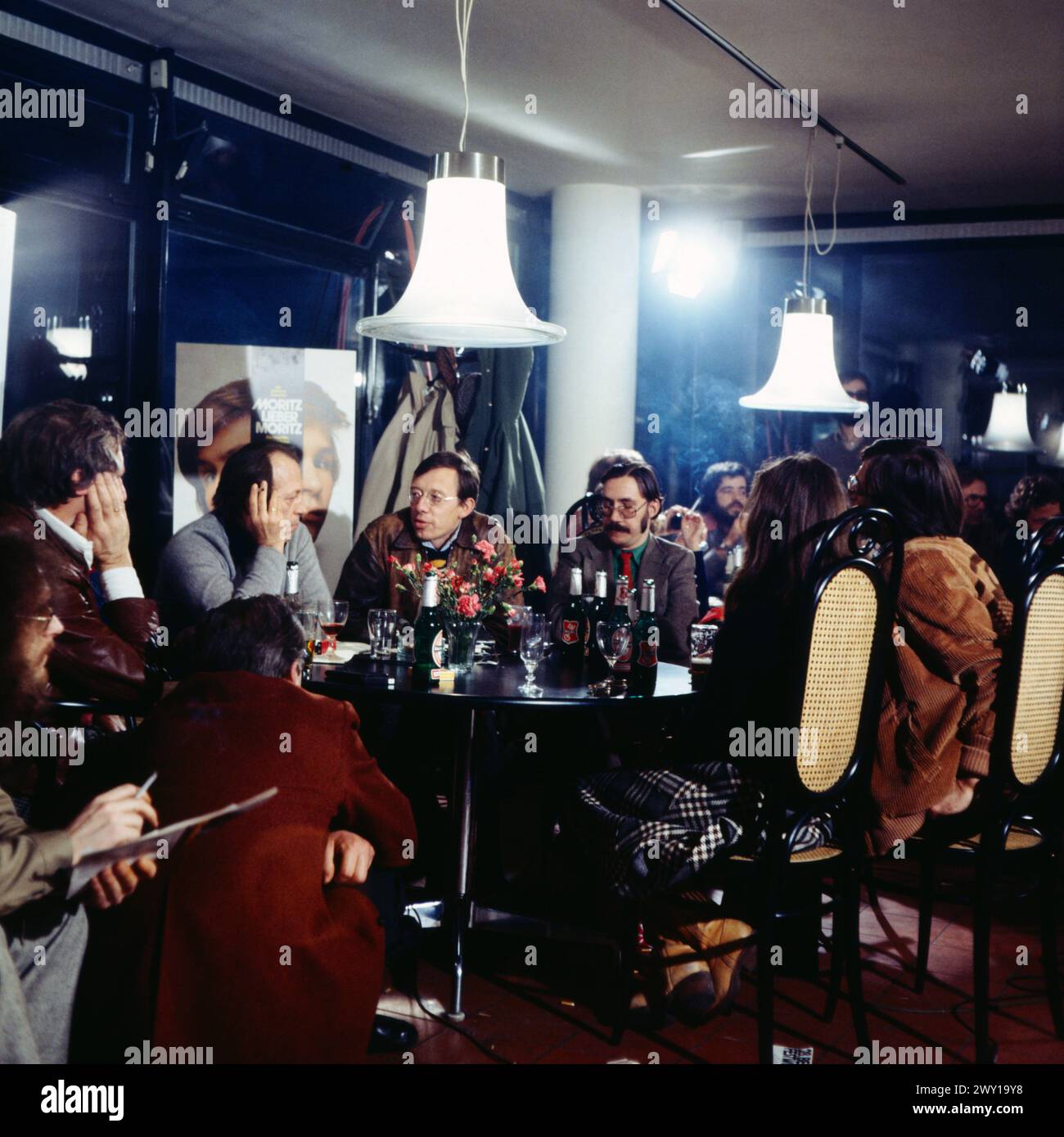 Tv interview 1970s hi-res stock photography and images - Alamy