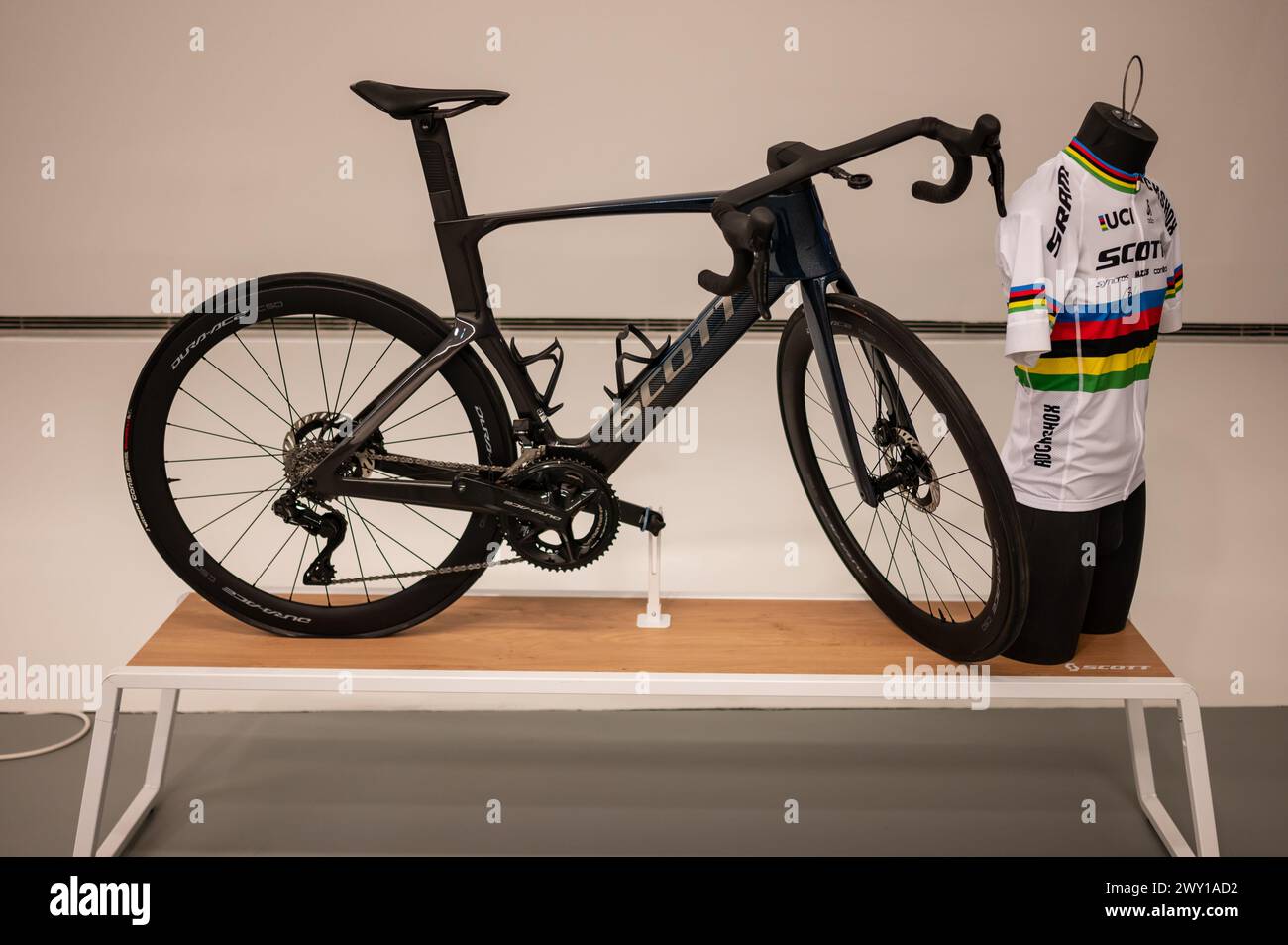 Mobility City Technology Museum in Zaha Hadid’s Bridge (Bridge Pavilion ...