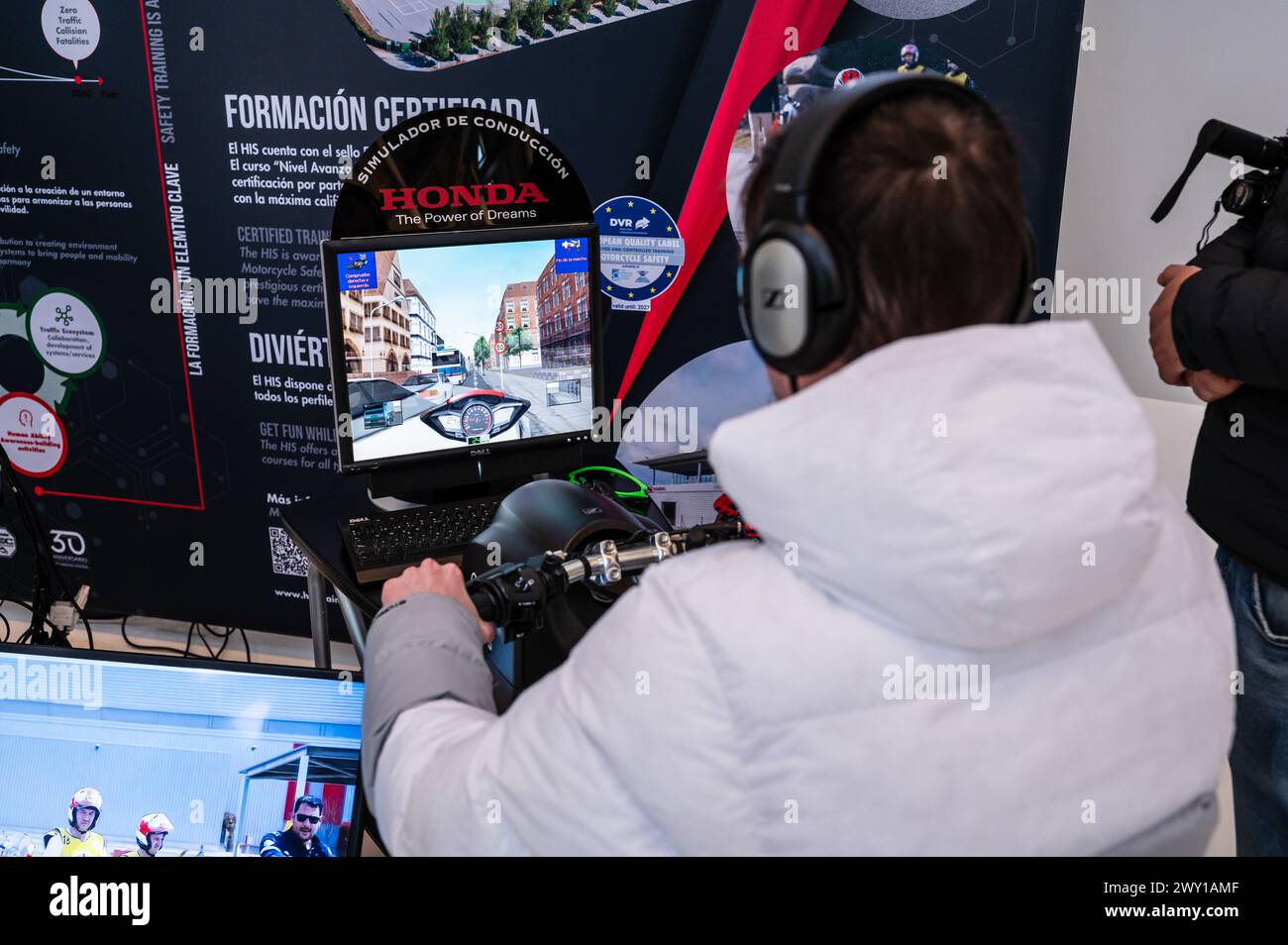 Mobility City Technology Museum in Zaha Hadid’s Bridge (Bridge Pavilion ...