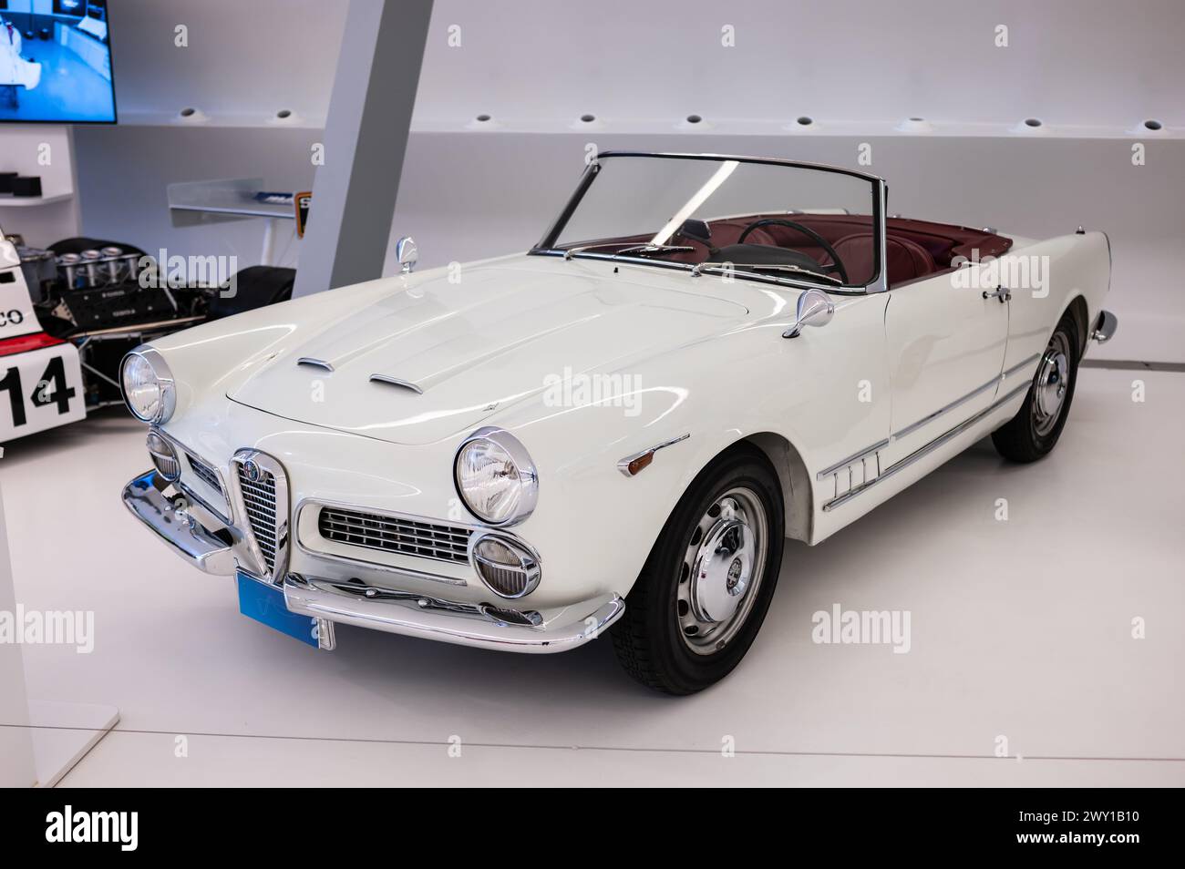 Alfa Romeo 2000 Spider Touring from 1961. Mobility City Technology ...