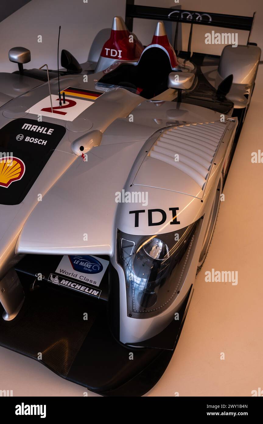 Mobility City Technology Museum in Zaha Hadid’s Bridge (Bridge Pavilion ...