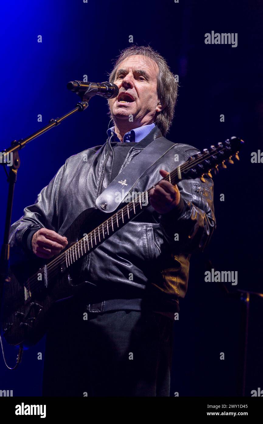 The irish singer Chris De Burgh live at the flashback festival | Le ...