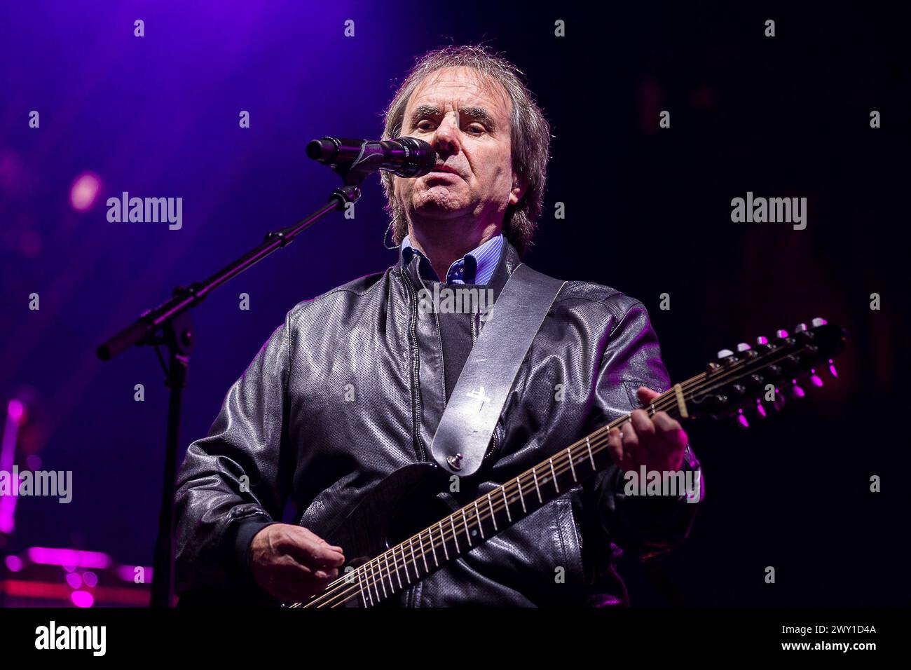 The irish singer Chris De Burgh live at the flashback festival | Le ...