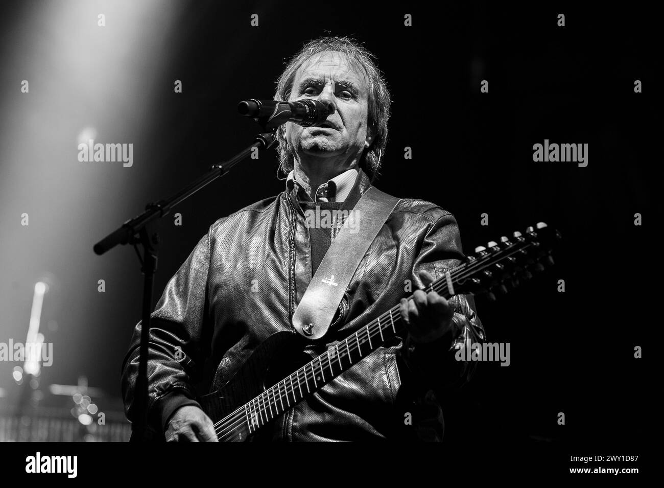 The irish singer Chris De Burgh live at the flashback festival | Le ...