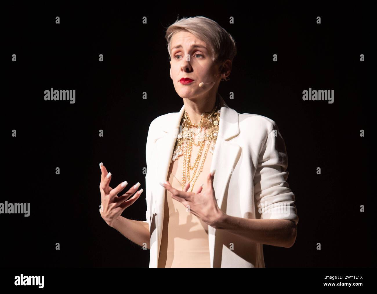 Kaiserin Stasi die Erste 23.03.2024 Lampertheim Kaiserin Stasi die Erste Lisa Eckhart ...