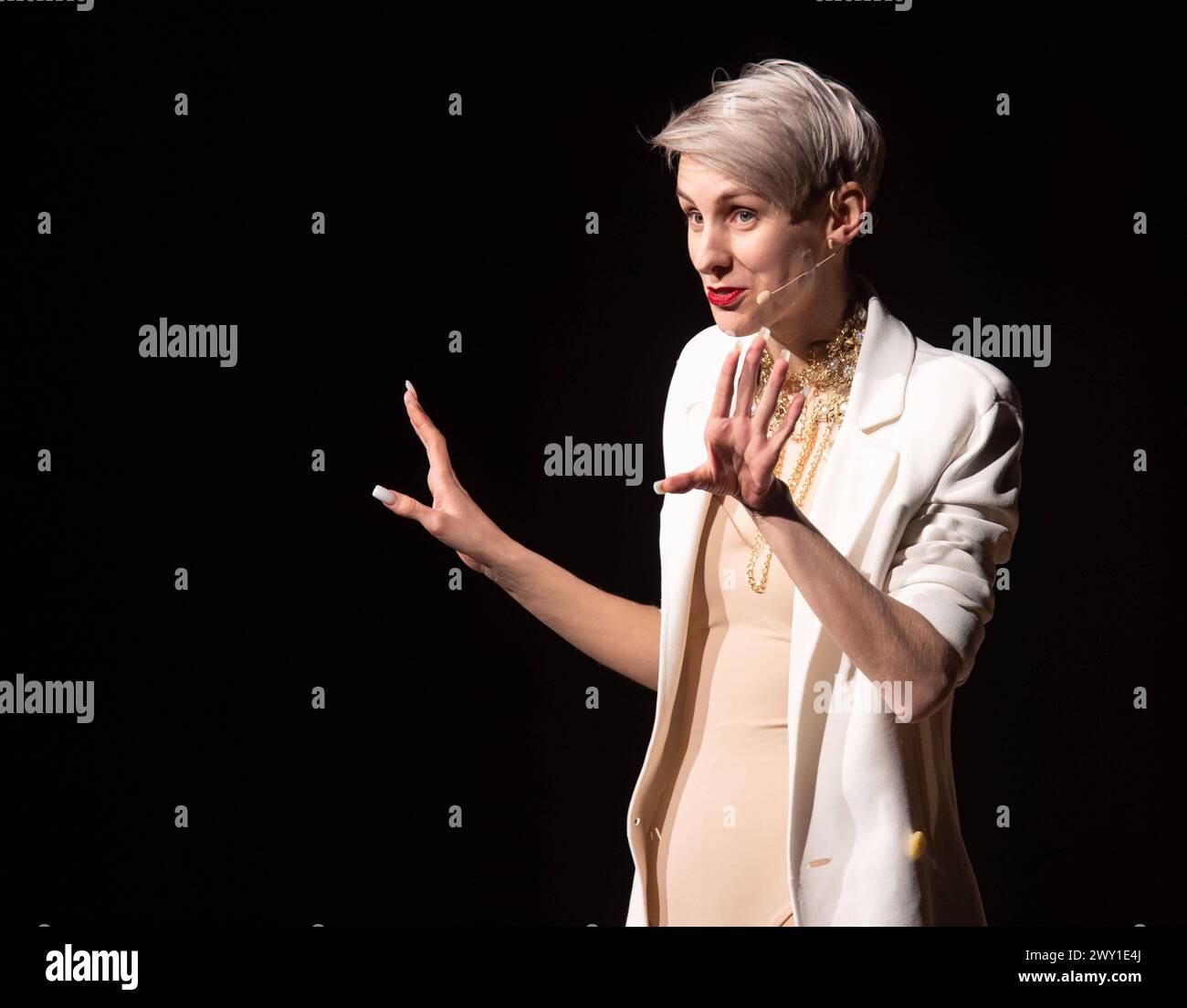 Kaiserin Stasi die Erste 23.03.2024 Lampertheim Kaiserin Stasi die Erste Lisa Eckhart ...