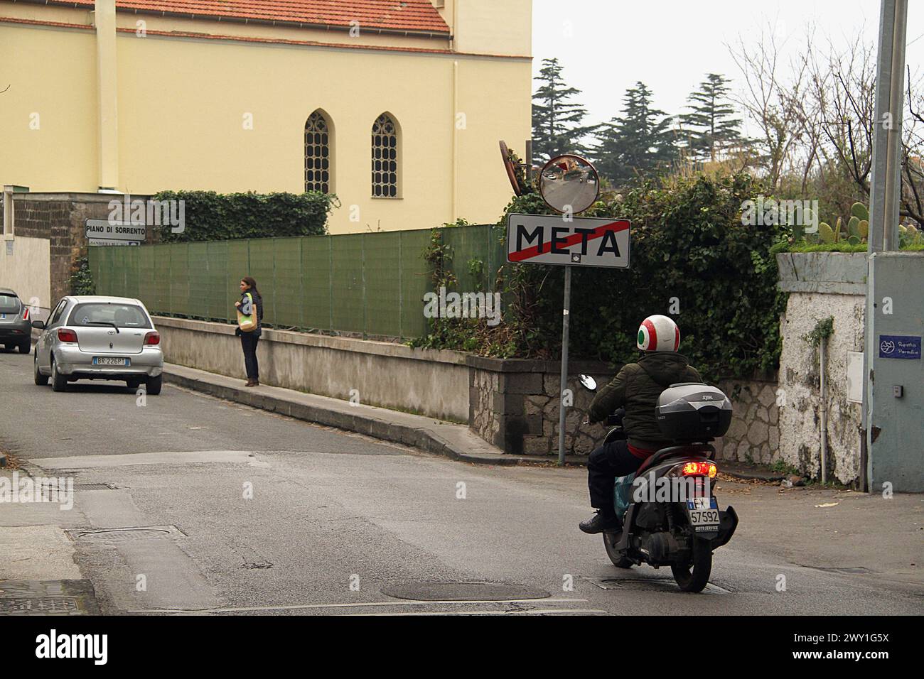 Vehicles exit sign hi-res stock photography and images - Alamy