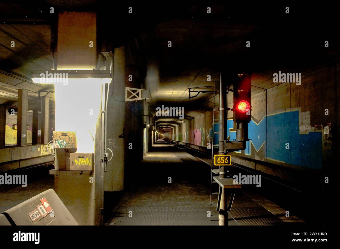 WillemSpoor Tunnel Underground The WillemSpoor Tunnel Underground Blaak ...